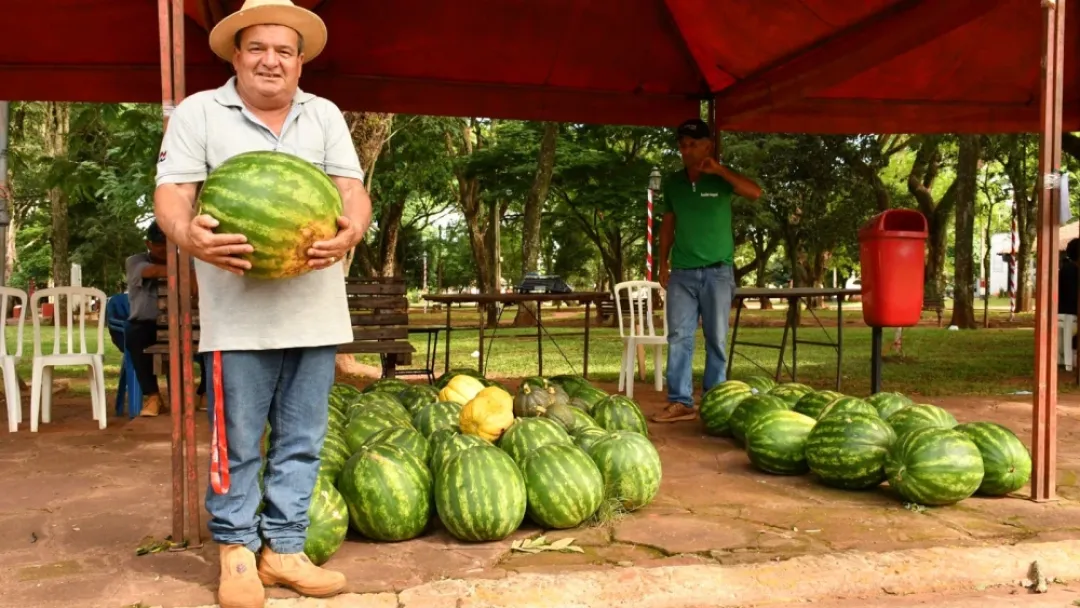 La cuarta Edición de la Fiesta de la Sandía premió a una de 23 kilos ...